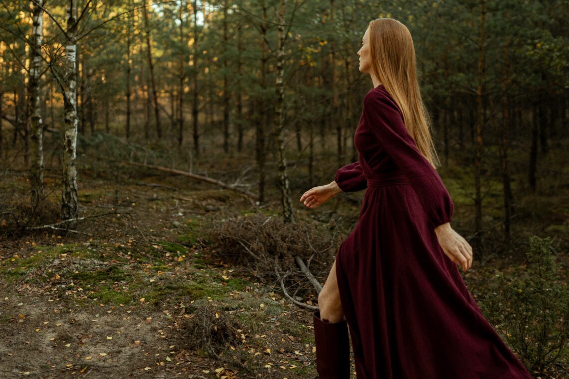 SAMALI maxi Wine Lady - Kopertowa suknia z muślinu - Tkaya